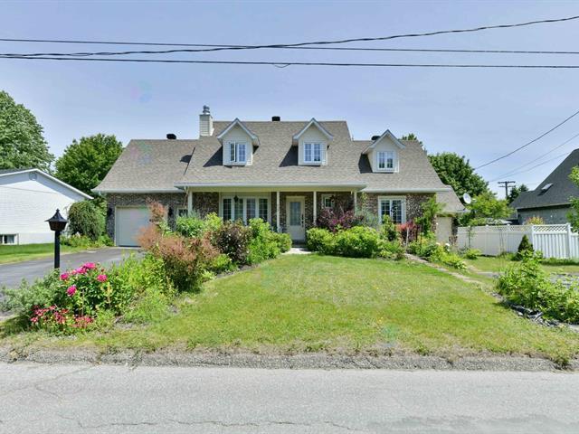 For sale: 432 Rue Binette, Val-des-Sources, Quebec J1T3Z1 - 18206525 ...