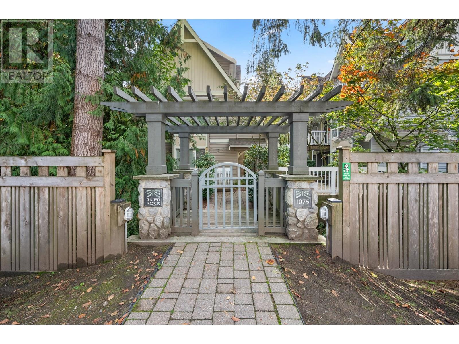 For sale: 1 1075 LYNN VALLEY ROAD, North Vancouver, British Columbia ...