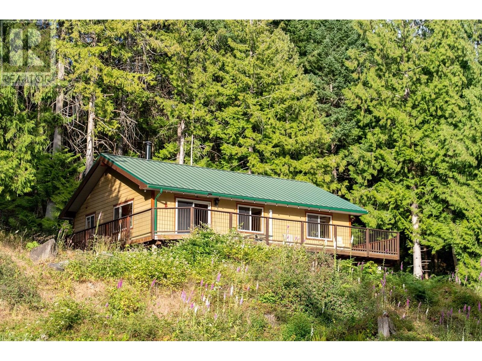For sale: 5574 HOOSON ROAD, Pender Island, British Columbia V0N2M1 - R3019613 | REALTOR.ca