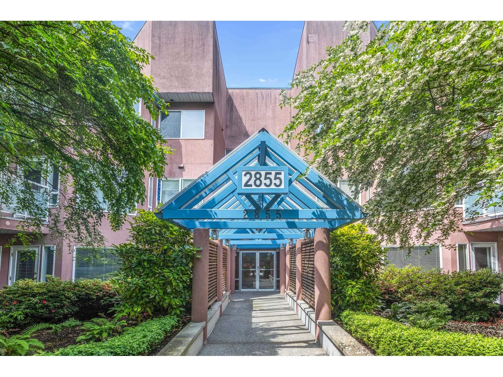 For sale: 202 2855 152 STREET, Surrey, British Columbia V4P1H2 ...