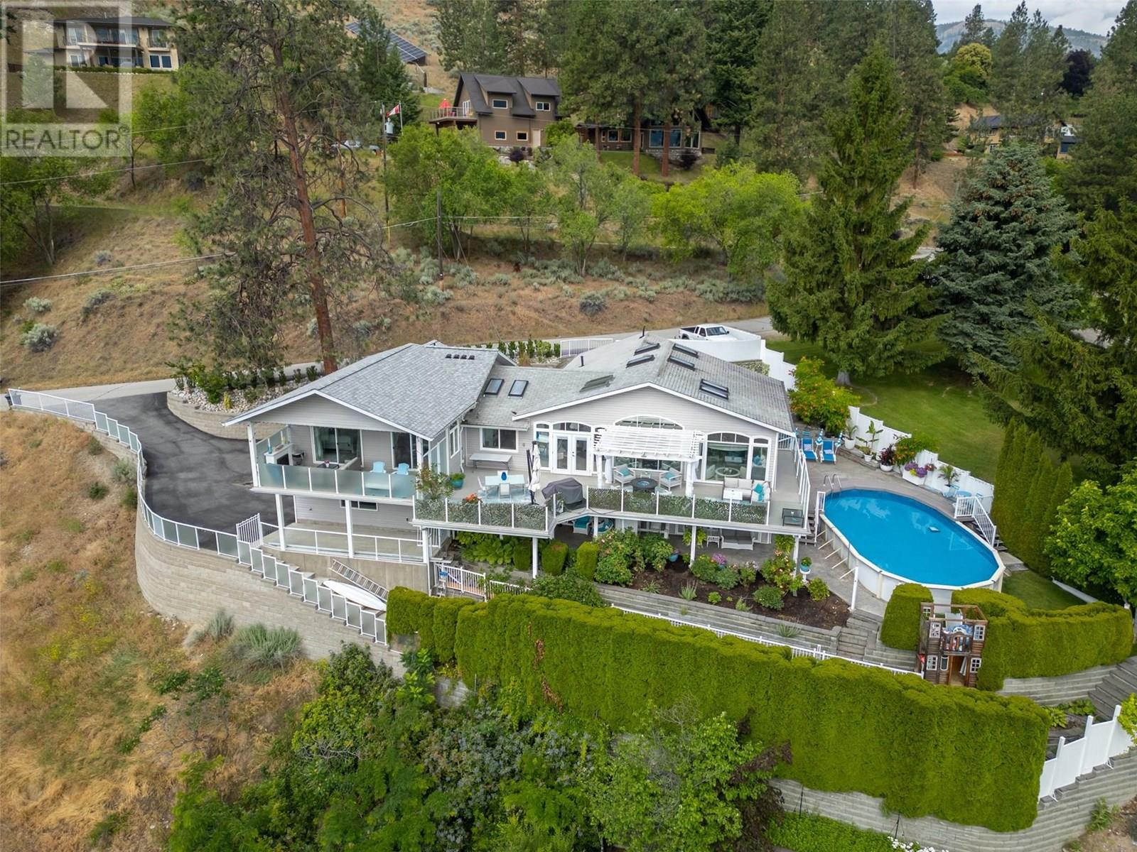 For sale: 191 Oak Avenue, Kaleden, British Columbia V0H1K0 - 10353900 ...