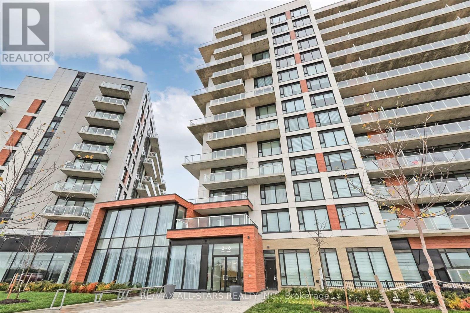 For sale: 124 - 2 DAVID EYER ROAD, Richmond Hill, Ontario L4S0N6 ...