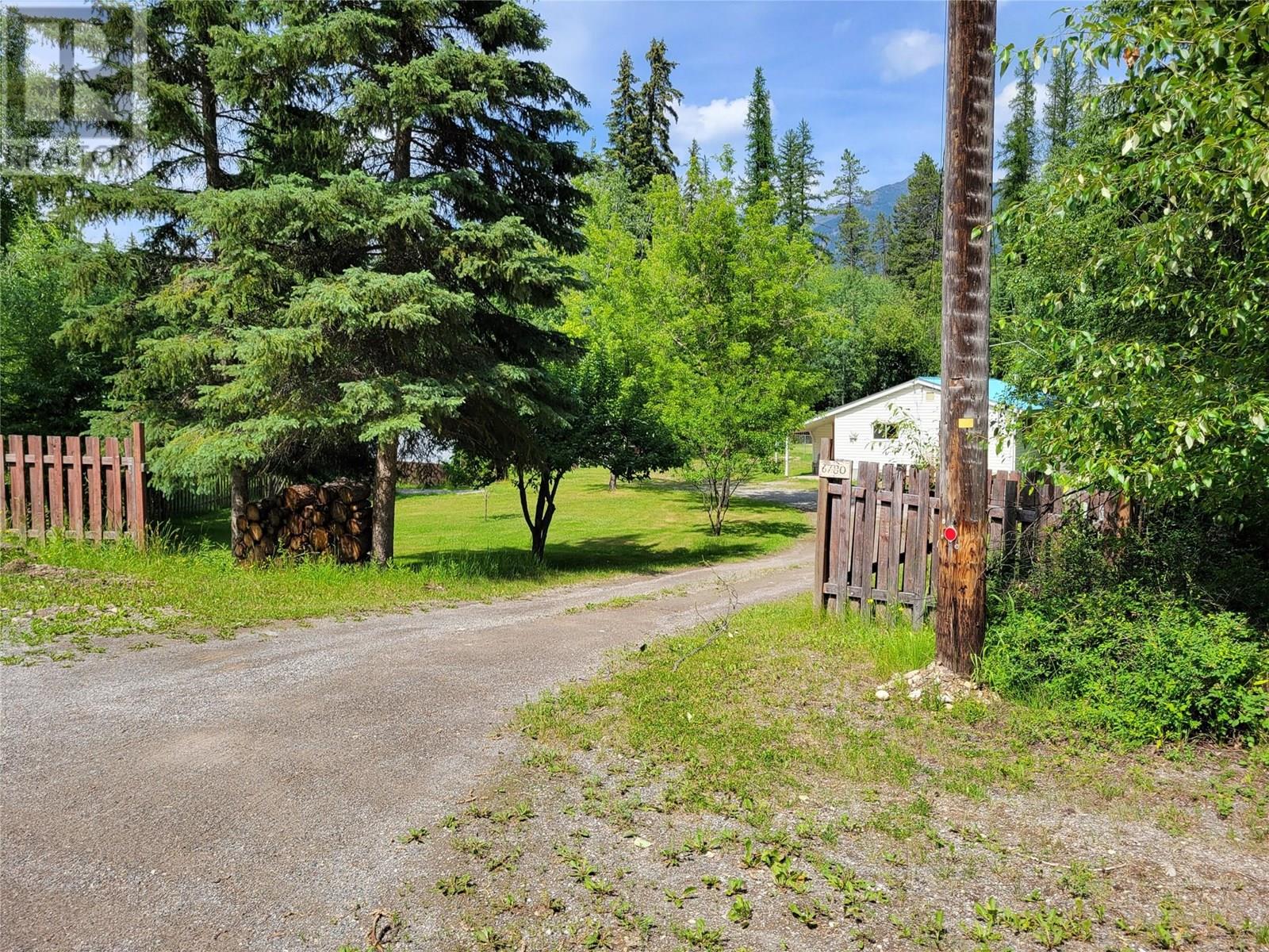 For sale: 6780 Mead Road, Jaffray, British Columbia V0B1T0 - 10353744 ...