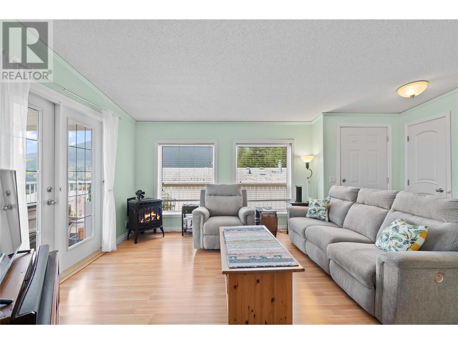 For sale: 1885 Tappen Notch Hill Road Unit# 48, Tappen, British ...