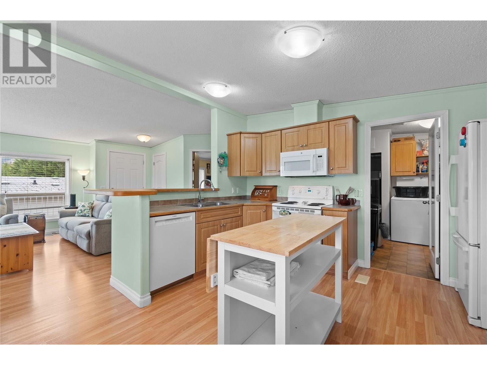 For sale: 1885 Tappen Notch Hill Road Unit# 48, Tappen, British ...