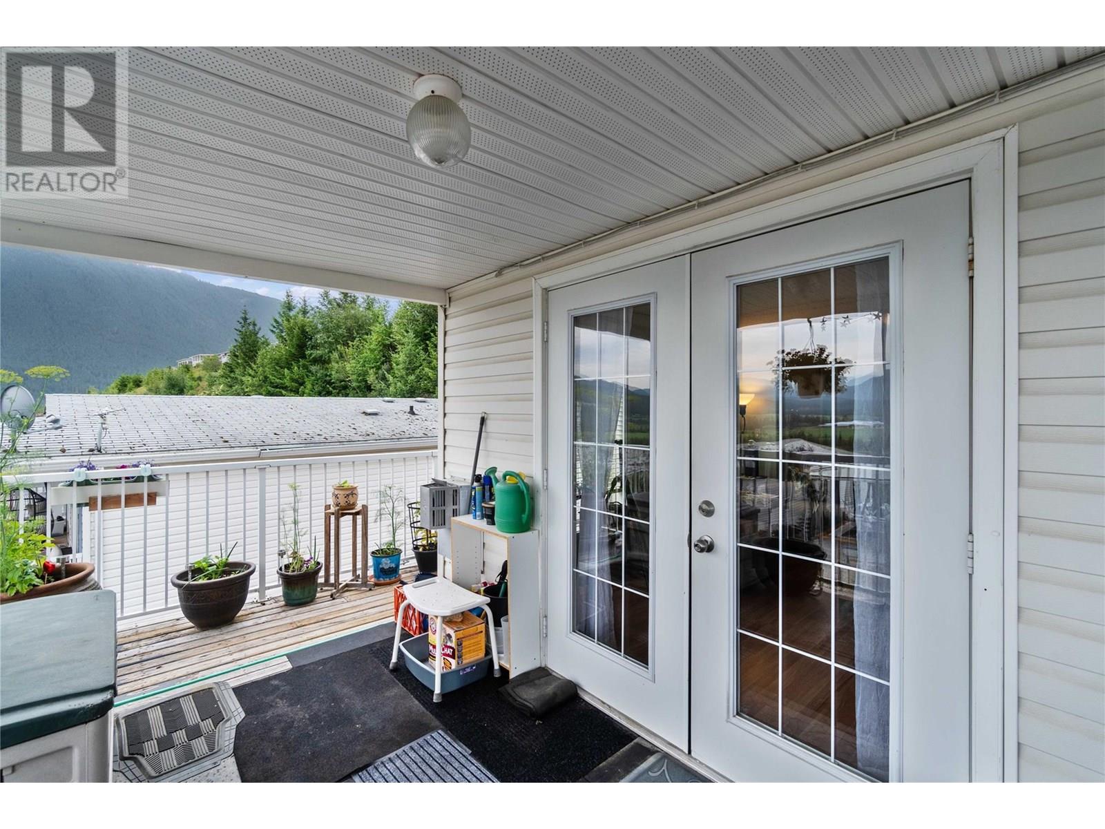 For sale: 1885 Tappen Notch Hill Road Unit# 48, Tappen, British ...