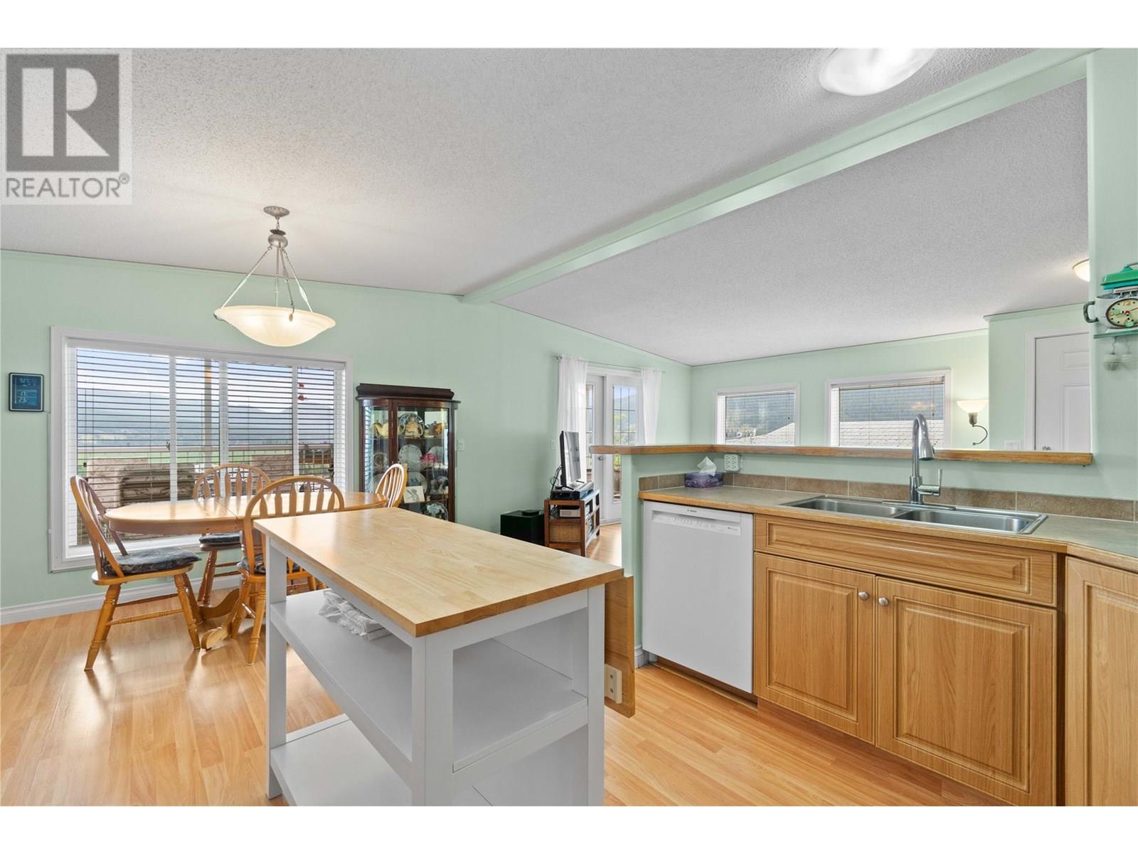 For sale: 1885 Tappen Notch Hill Road Unit# 48, Tappen, British ...