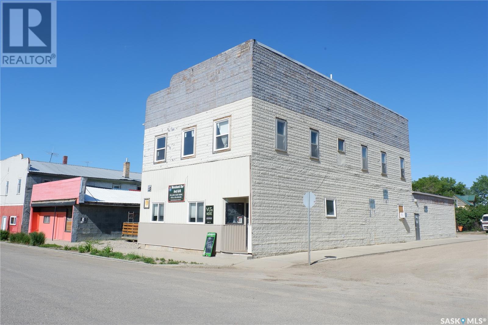 For sale: 401 Main STREET, Mossbank, Saskatchewan S0H3G0 - SK011092 ...