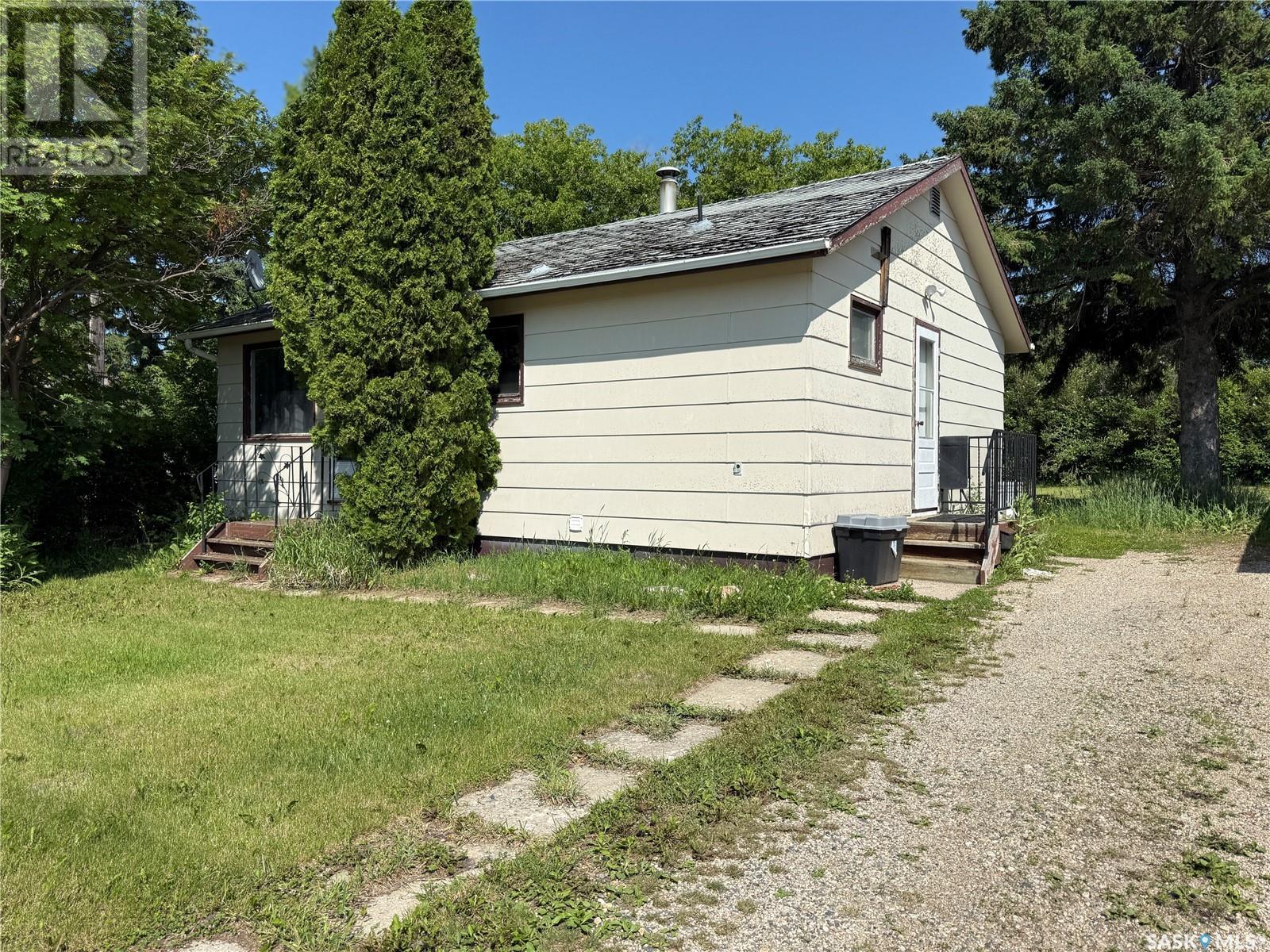 For sale: 110 Henderson STREET, Grayson, Saskatchewan S0A1E0 - SK011112 ...