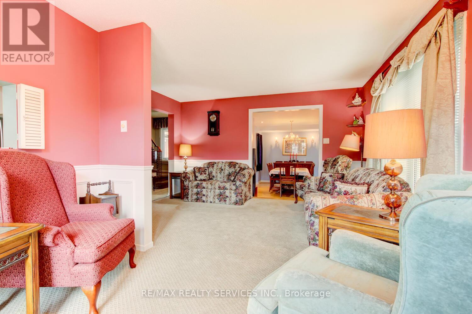 For sale: 32 HELIOS PLACE, Brampton (Heart Lake West), Ontario L6Z2B2 ...