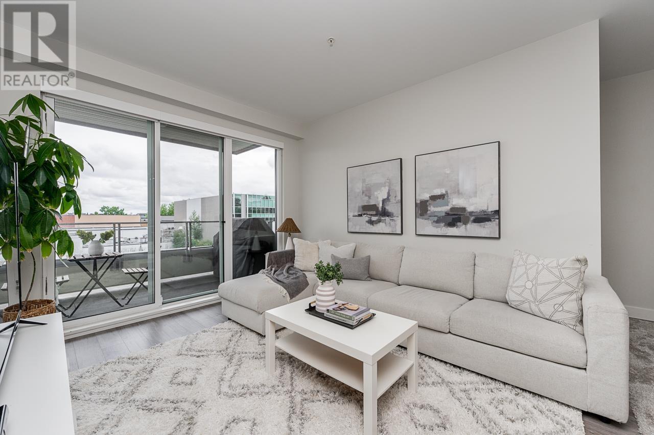 For sale: 301 1728 GILMORE AVENUE, Burnaby, British Columbia V5C0L3 ...
