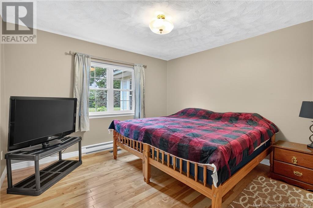 For sale: 9 Stirling Crescent, Allison, New Brunswick E1G4G5 - NB122022 ...