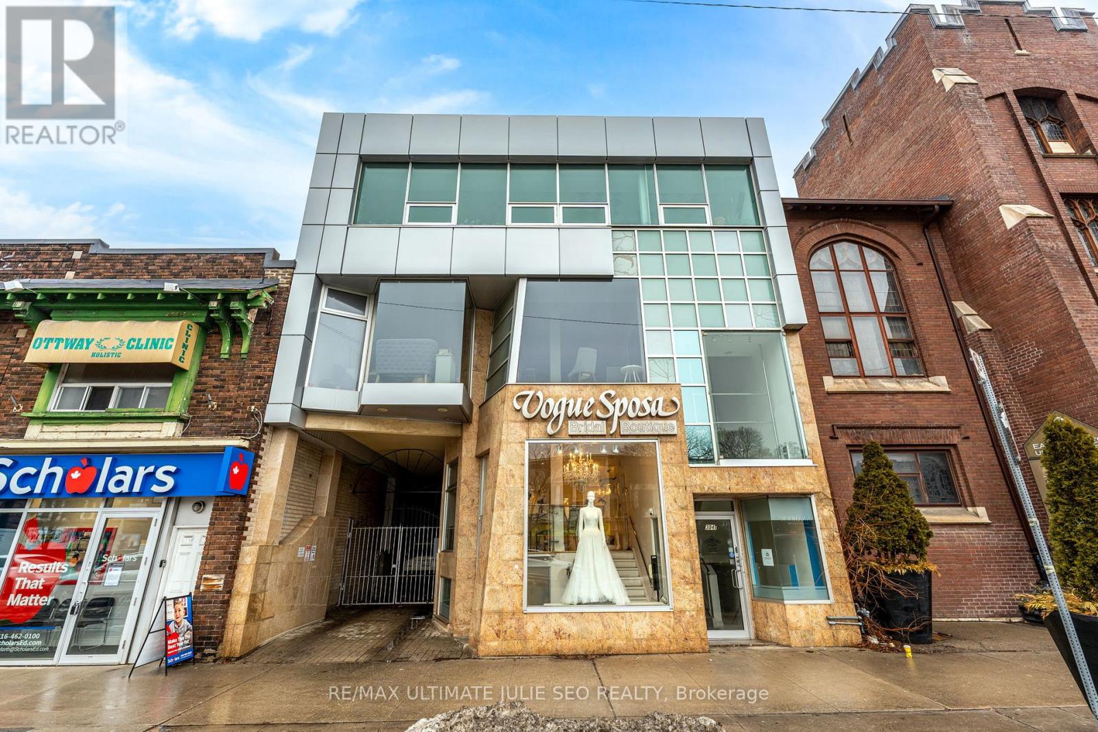 For rent: MAIN FLOOR - 304 DANFORTH AVENUE, Toronto (Playter Estates ...