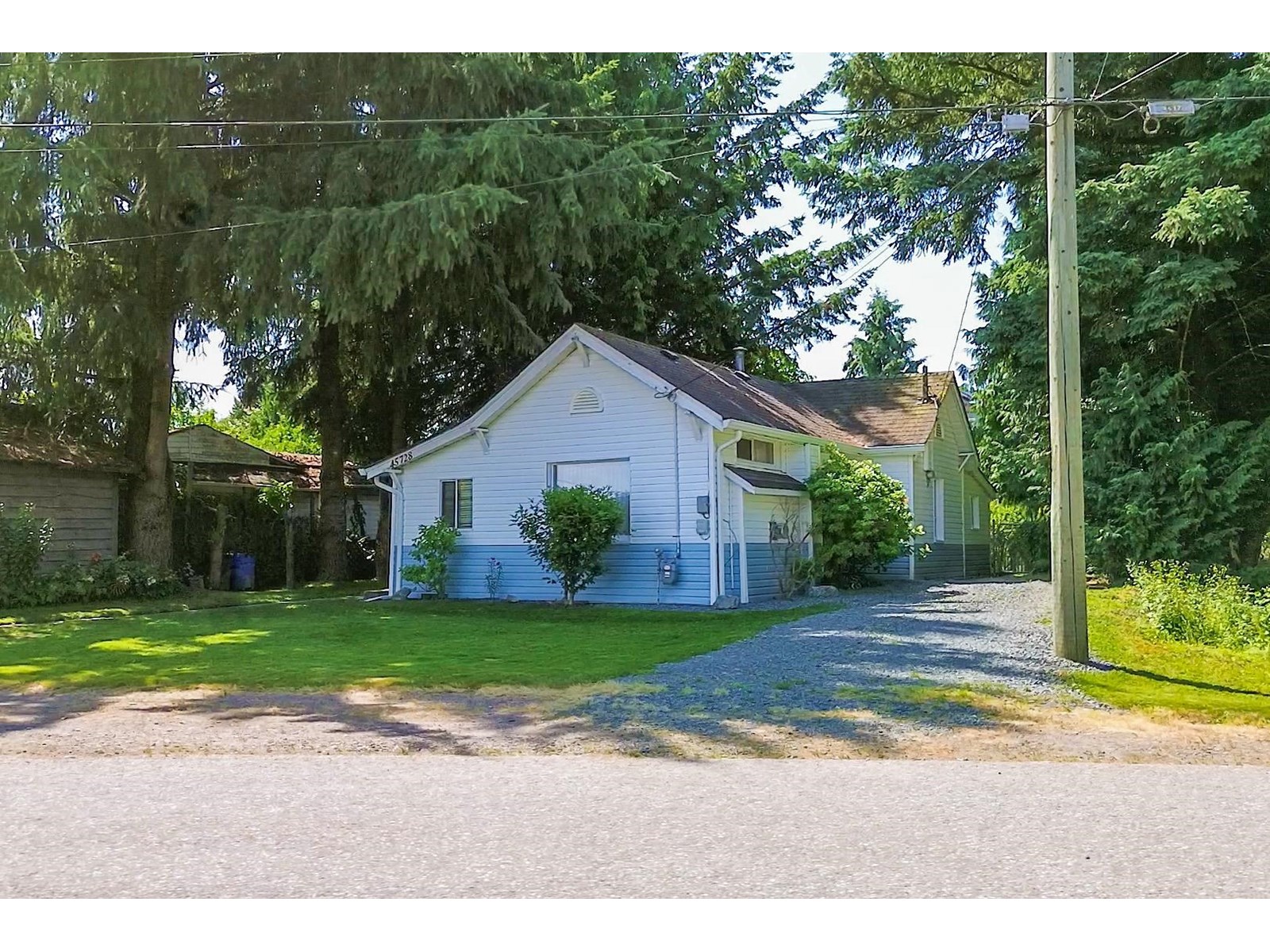 For sale: 45728 HENDERSON AVENUE, Chilliwack Proper West, Chilliwack ...