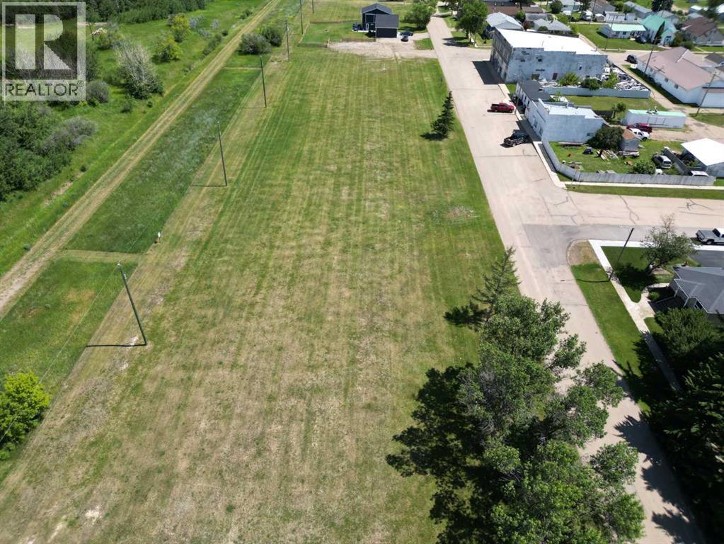 For sale: 5004 50 Avenue, Botha, Alberta T0C0N0 - A2236841 | REALTOR.ca