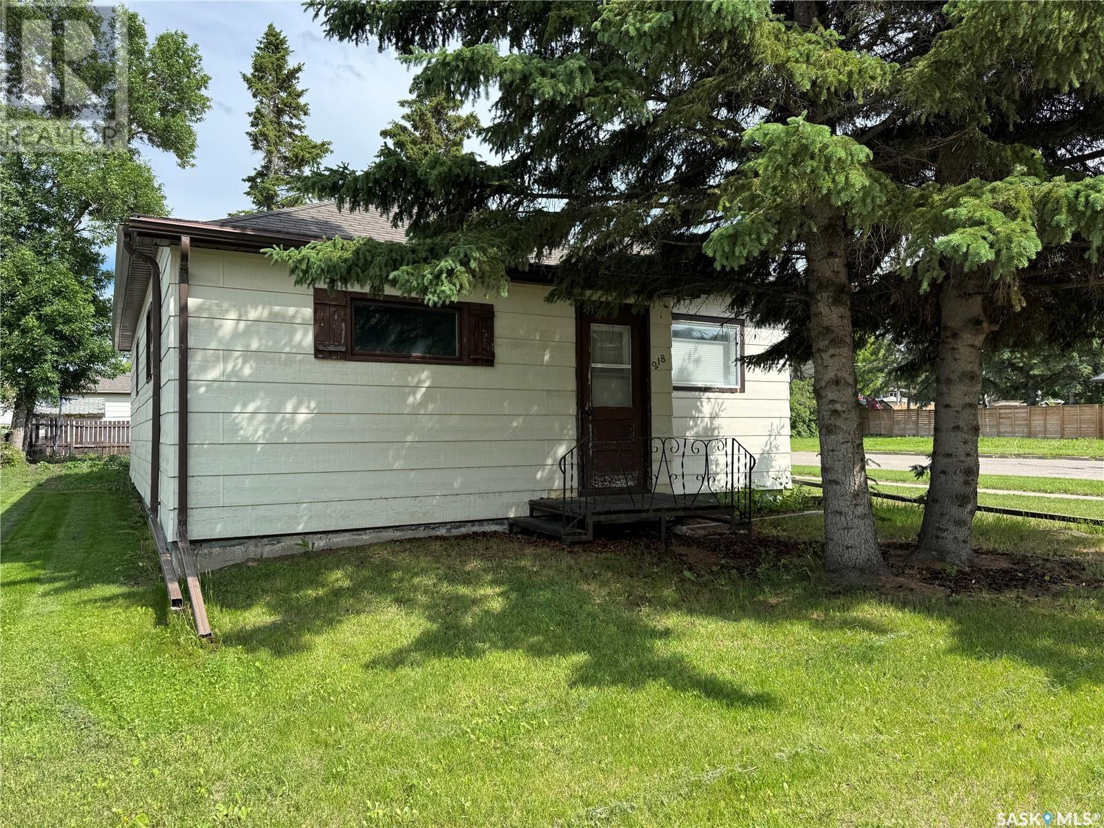 For sale: 218 4th STREET E, Wynyard, Saskatchewan S0A4T0 - SK011655 ...