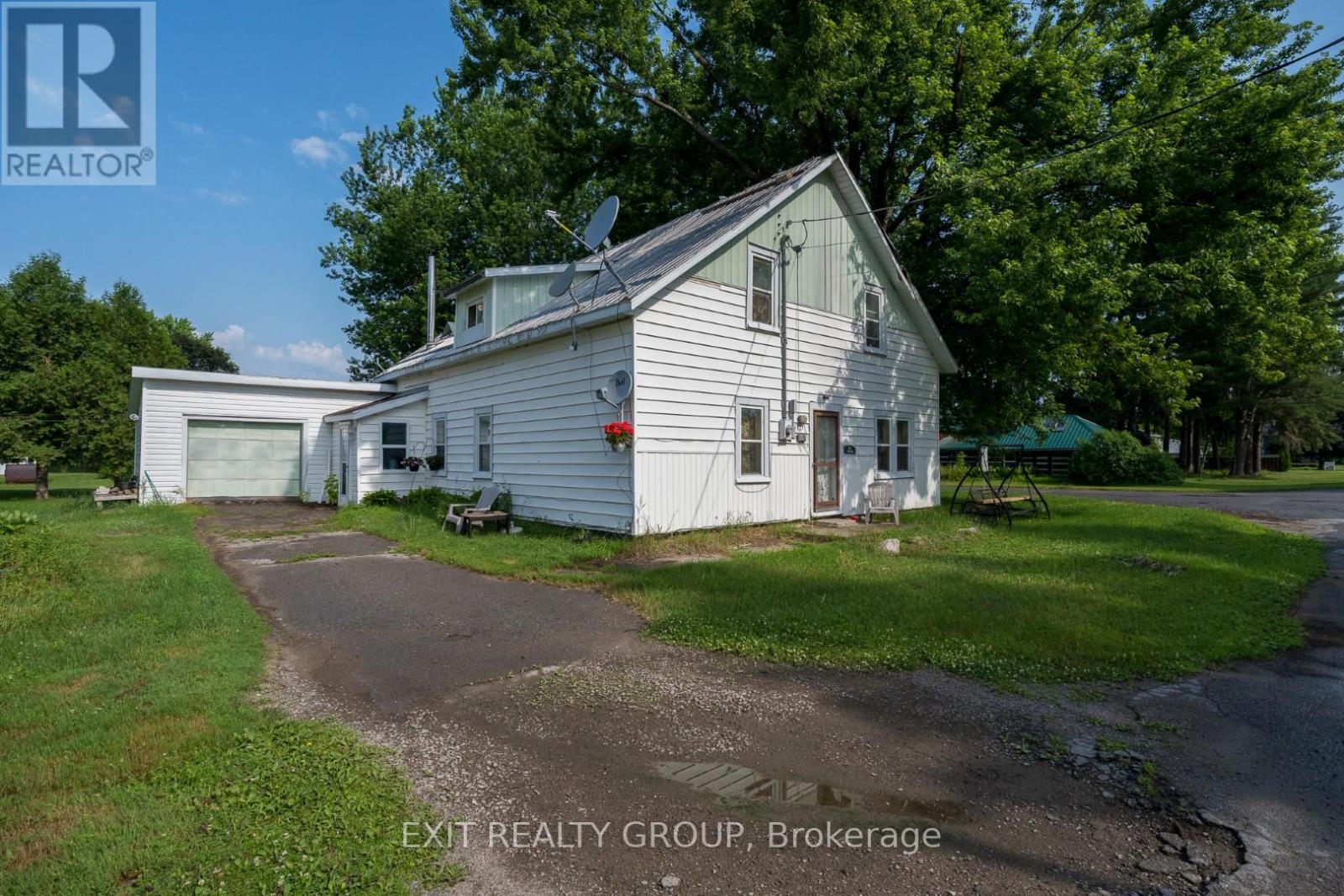 For sale: 53 CLEMENT STREET, Addington Highlands, Ontario K0H1P0 ...