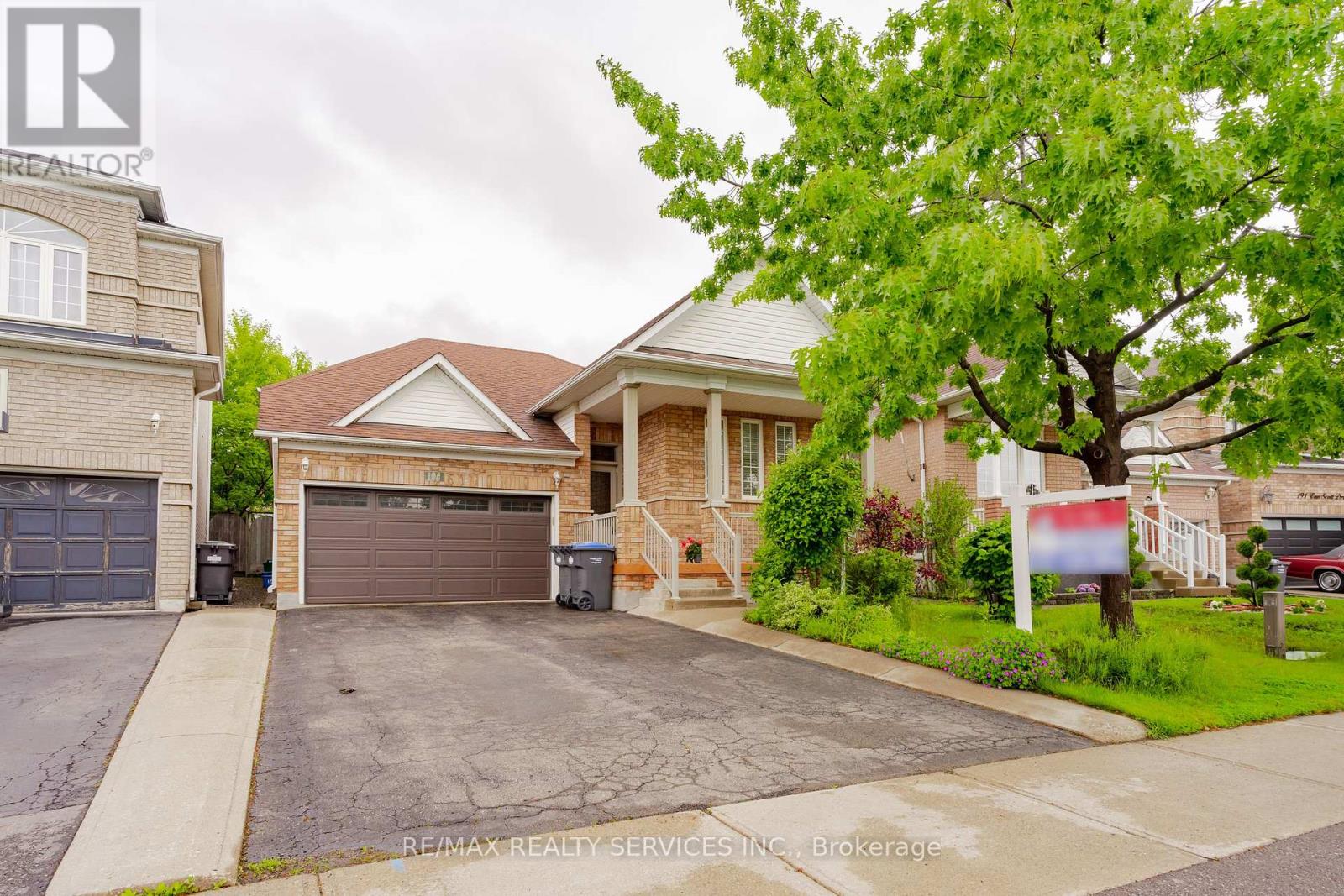 For sale: 195 VAN SCOTT DRIVE, Brampton (Northwest Sandalwood Parkway), Ontario L7A1V2 ...
