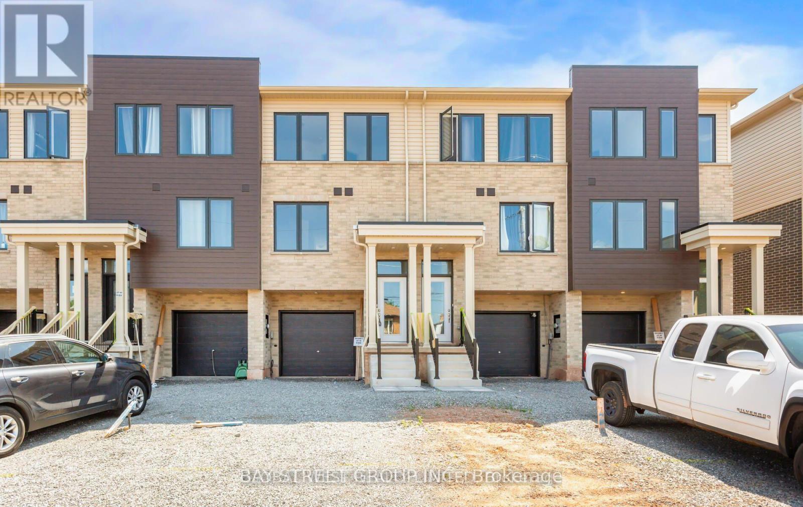 For sale: 8 - 16 REID AVENUE, Hamilton (McQuesten), Ontario L8H0B5 ...