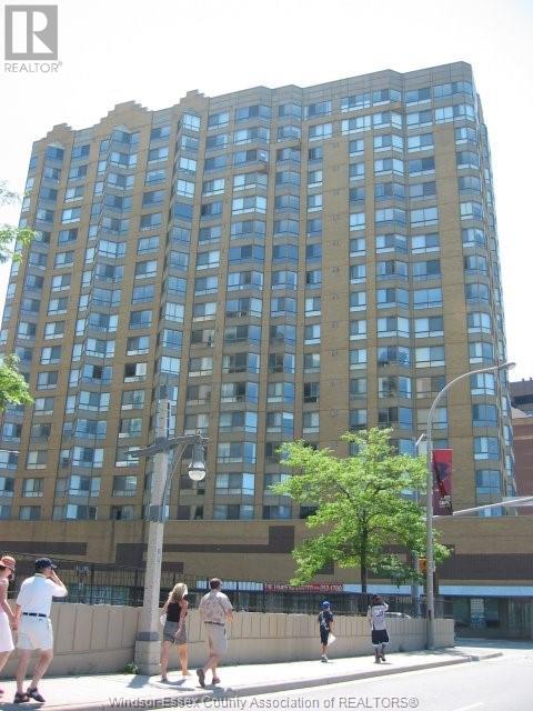For sale: 75 RIVERSIDE DRIVE Unit# 406, Windsor, Ontario N9A7C4 ...