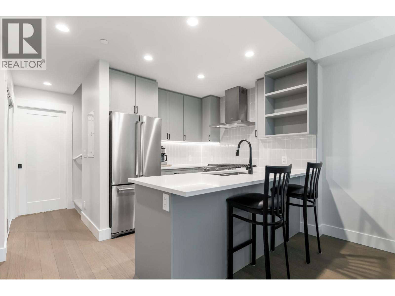 For sale: 122 12040 PLAZA STREET, Maple Ridge, British Columbia V2X5X9 ...