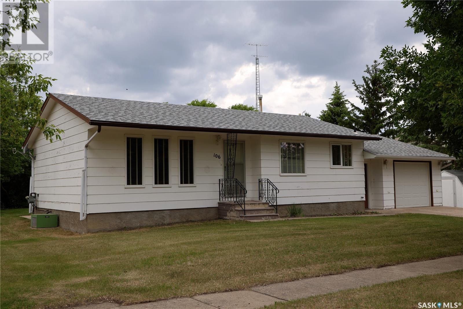 For sale: 106 Boswell STREET, Neudorf, Saskatchewan S0A2T0 - SK009959 ...