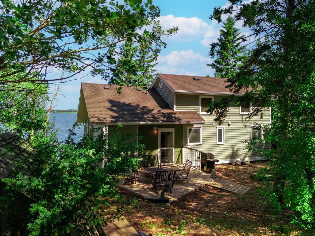 For sale: 51 Lakeview Road, Otter Lake, Manitoba R0J0P0 - 202516962 | REALTOR.ca