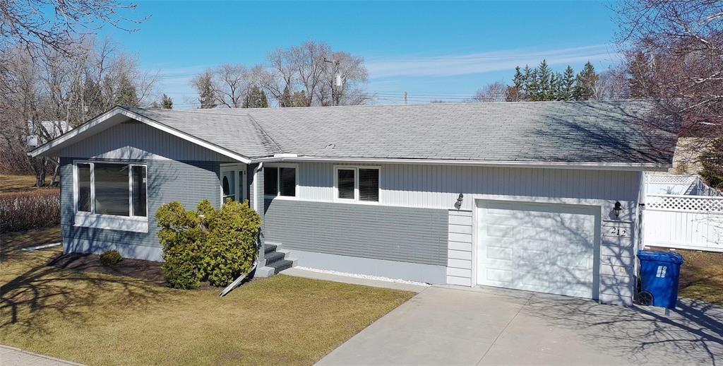 For sale: 212 Burrows Road S, Mccreary, Manitoba R0K1W0 - 202517229 ...