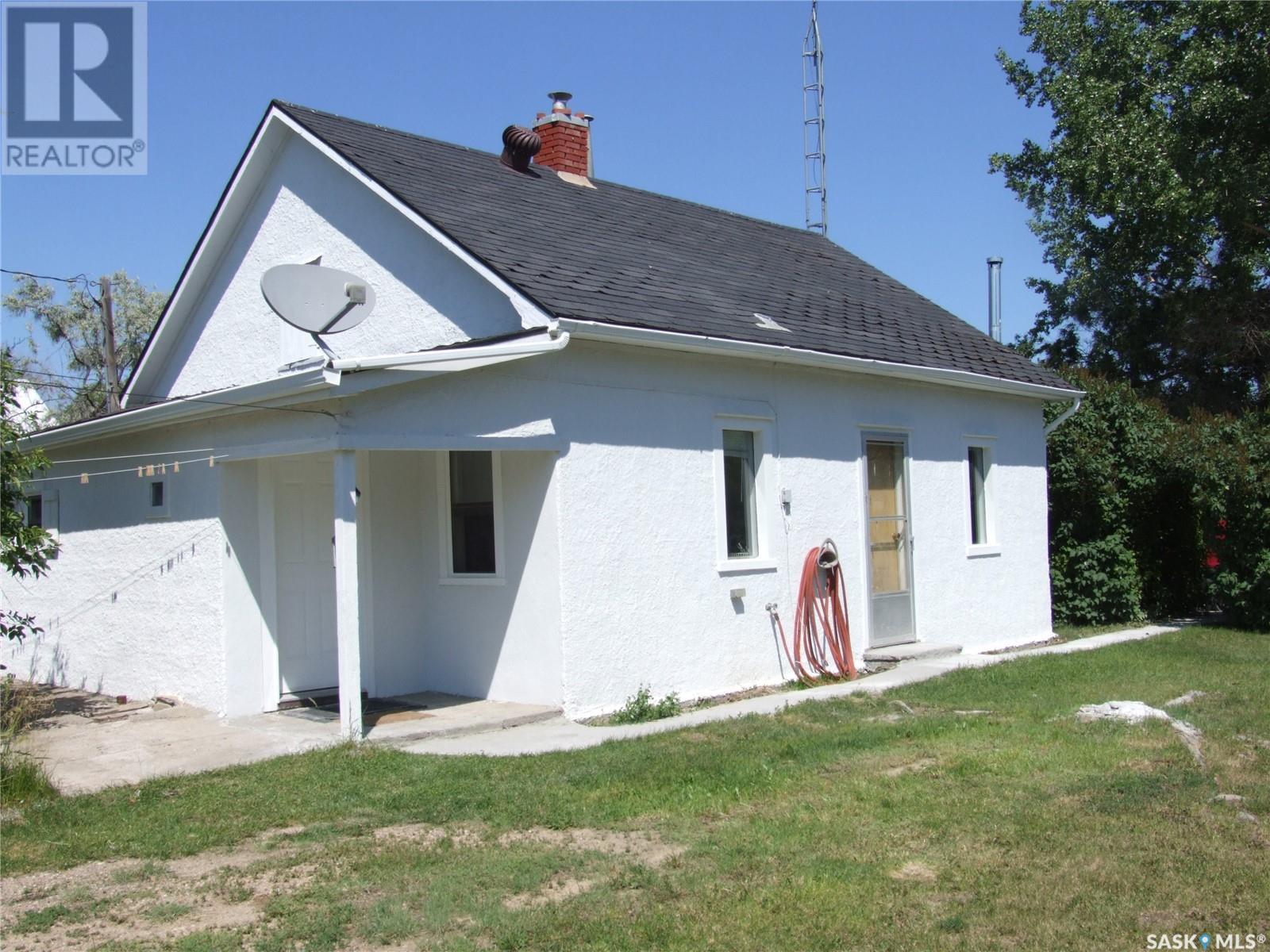 For sale: 150 2nd STREET E, Fox Valley, Saskatchewan S0N0V0 - SK012204 ...