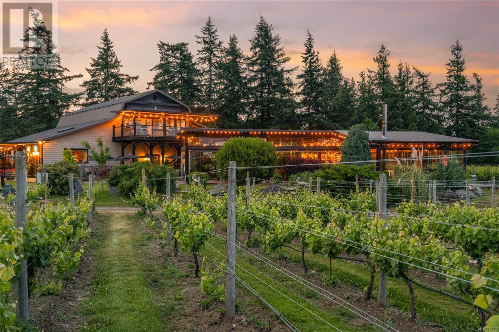 For sale: 2400 Anderton Rd, Comox, British Columbia V9M8E5 - 1007089 ...