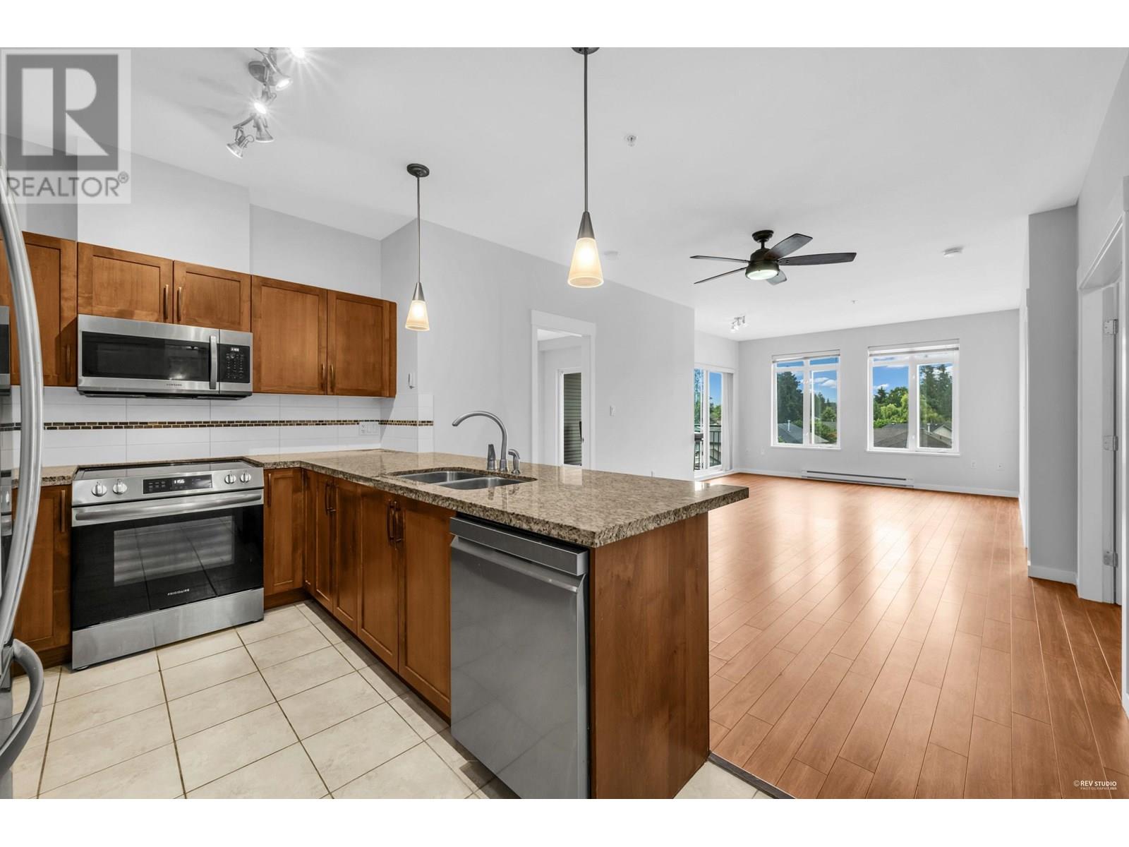 For sale: 315 12350 HARRIS ROAD, Pitt Meadows, British Columbia V3Y0C5 ...