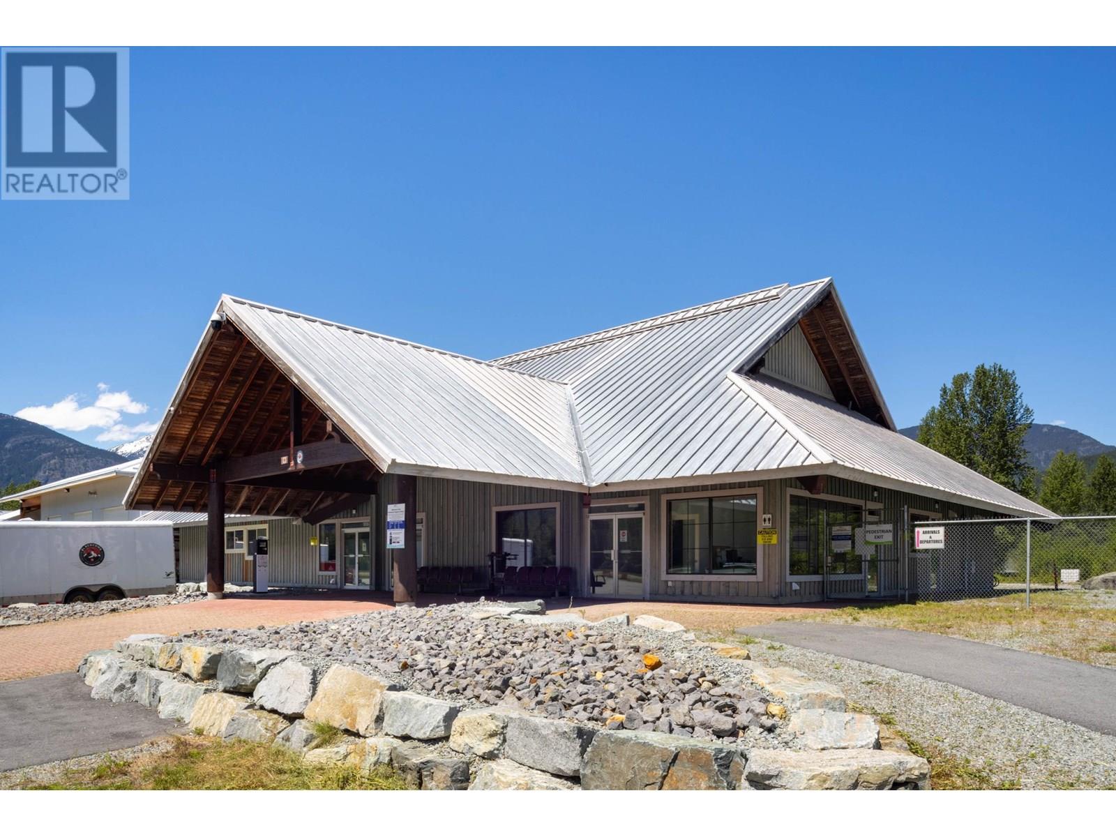 For sale: 1850 AIRPORT ROAD, Pemberton, British Columbia V0N2L0 ...