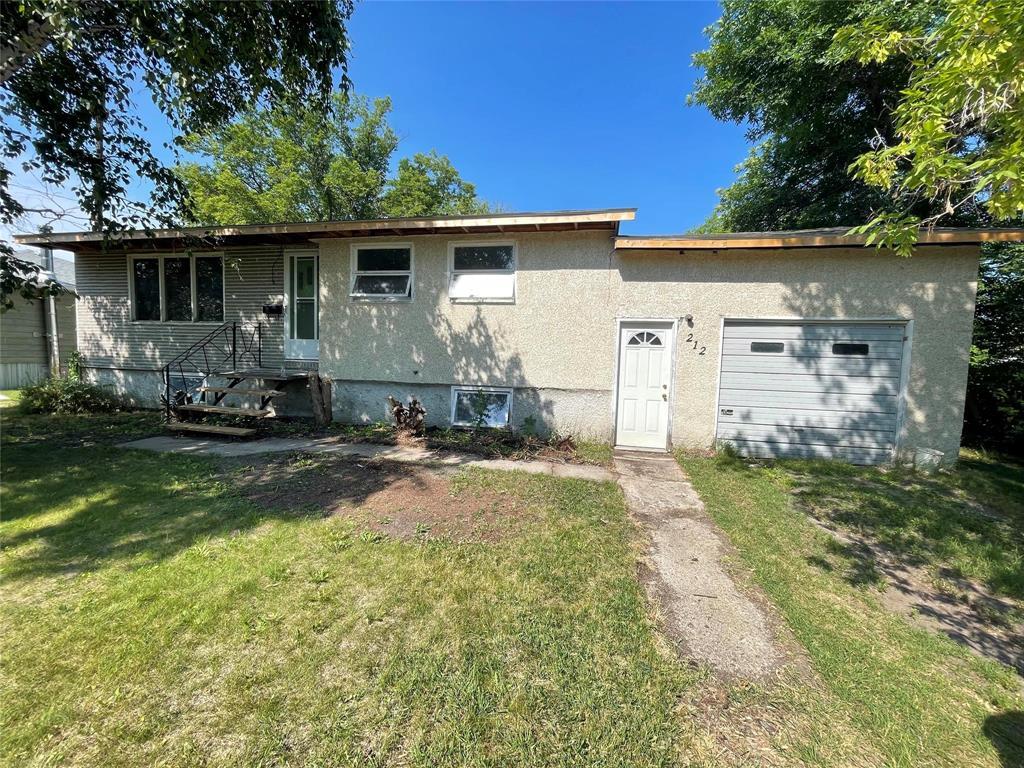 For sale: 212 Duncan Street, Glenboro, Manitoba R0K0X0 - 202517581 ...