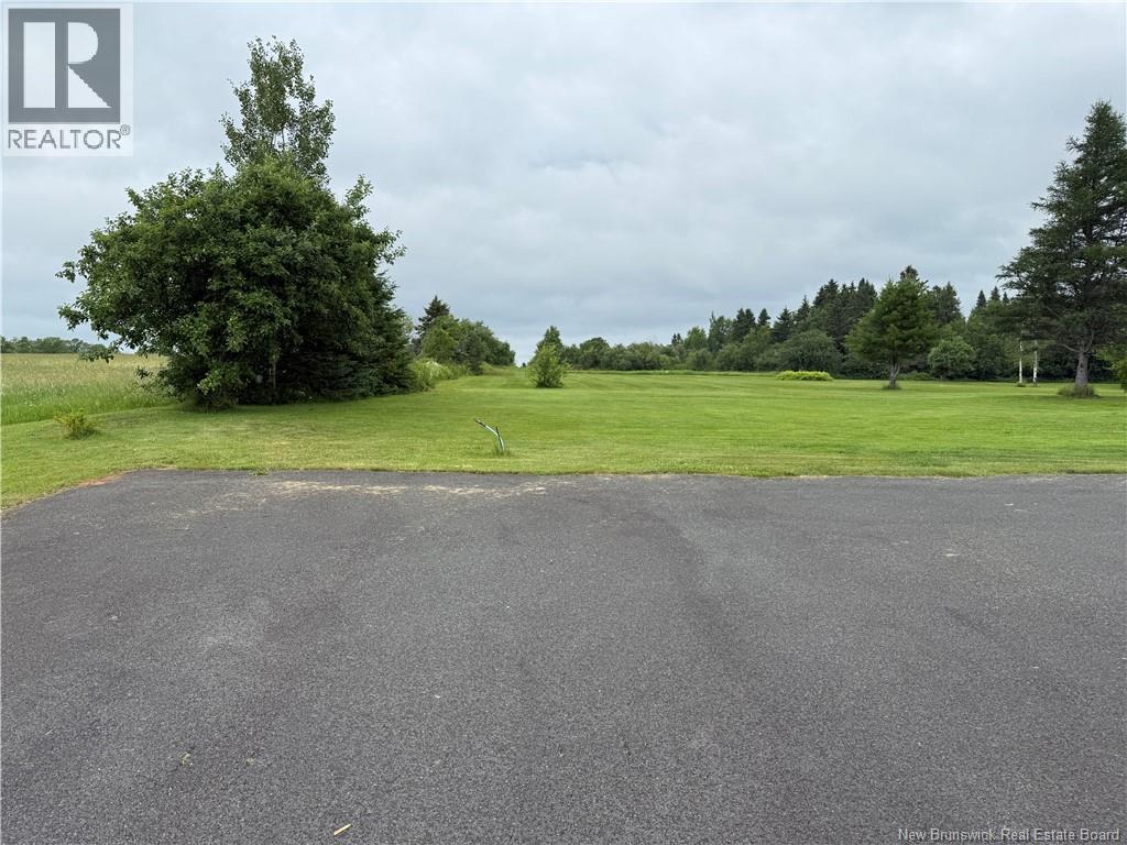 For sale: Pionniers Avenue, Balmoral, New Brunswick E3N1C2 - NB122906 ...