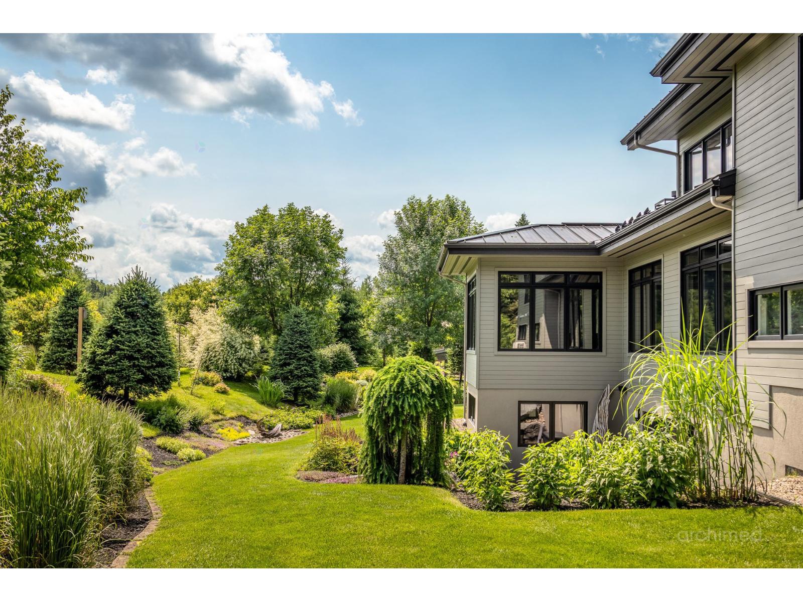 For sale: 740 Allée Royale, Mont-Tremblant, Quebec J8E2L9 - 24266654 ...