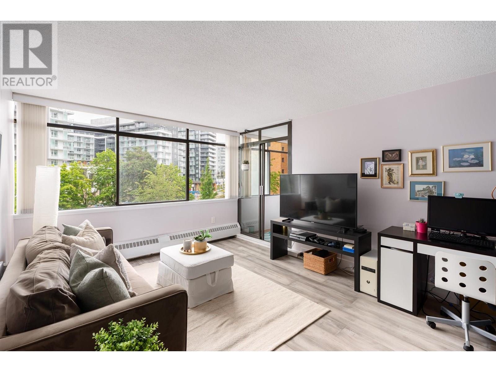 For sale: 403 6631 MINORU BOULEVARD, Richmond, British Columbia V6Y1Z1 - R3027199 | REALTOR.ca