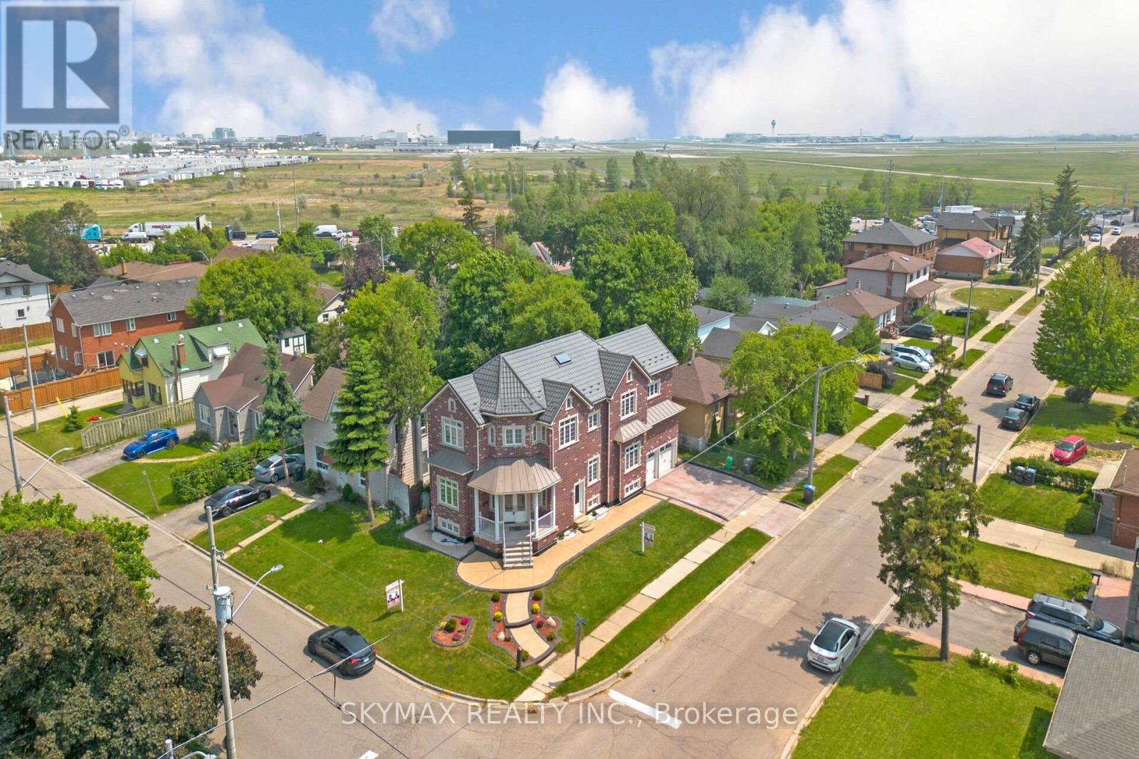 For sale: 18 BURLINGTON STREET, Mississauga (Malton), Ontario L4T1B7 ...