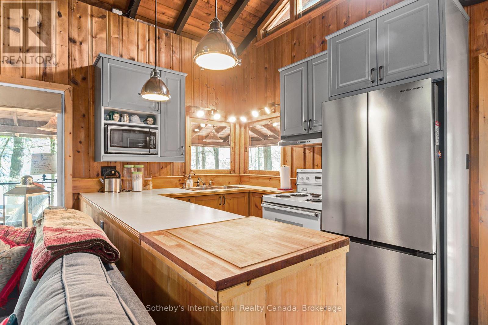 For sale: 6608 GO HOME LAKE SHR, Georgian Bay (Gibson), Ontario P0C1H0 - X12290929 | REALTOR.ca