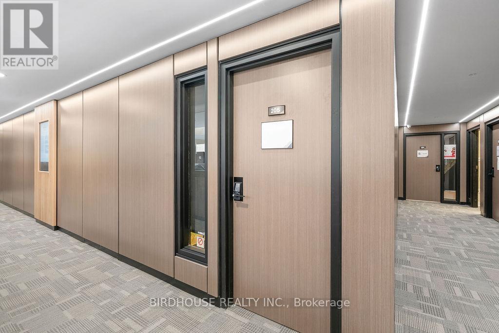 For lease: 205 - 189 KENT STREET W, Kawartha Lakes (Lindsay), Ontario ...