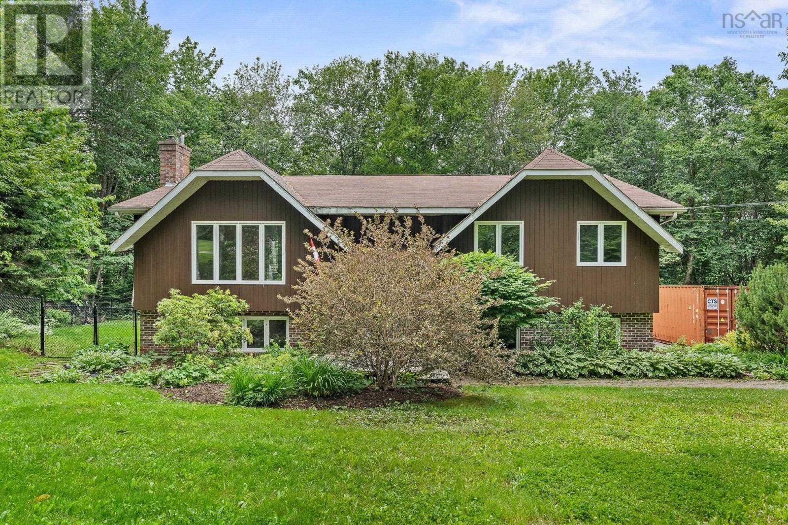 For sale: 239 Howe Avenue, Fall River, Nova Scotia B2T1H7 - 202516405 ...