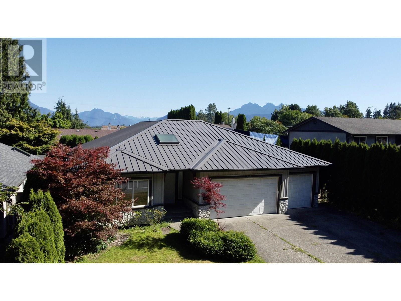 For sale: 21067 STONEHOUSE AVENUE, Maple Ridge, British Columbia V2X8C4 ...