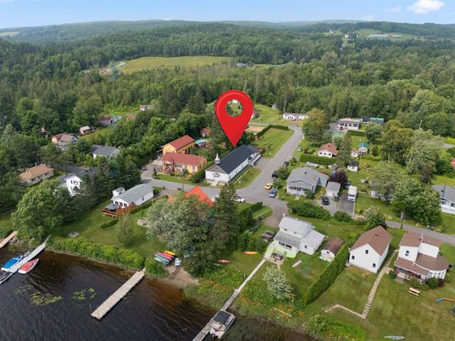 For sale: 61 Rue de la Chapelle, Saint-Rémi-de-Tingwick, Quebec J0A1K0 ...