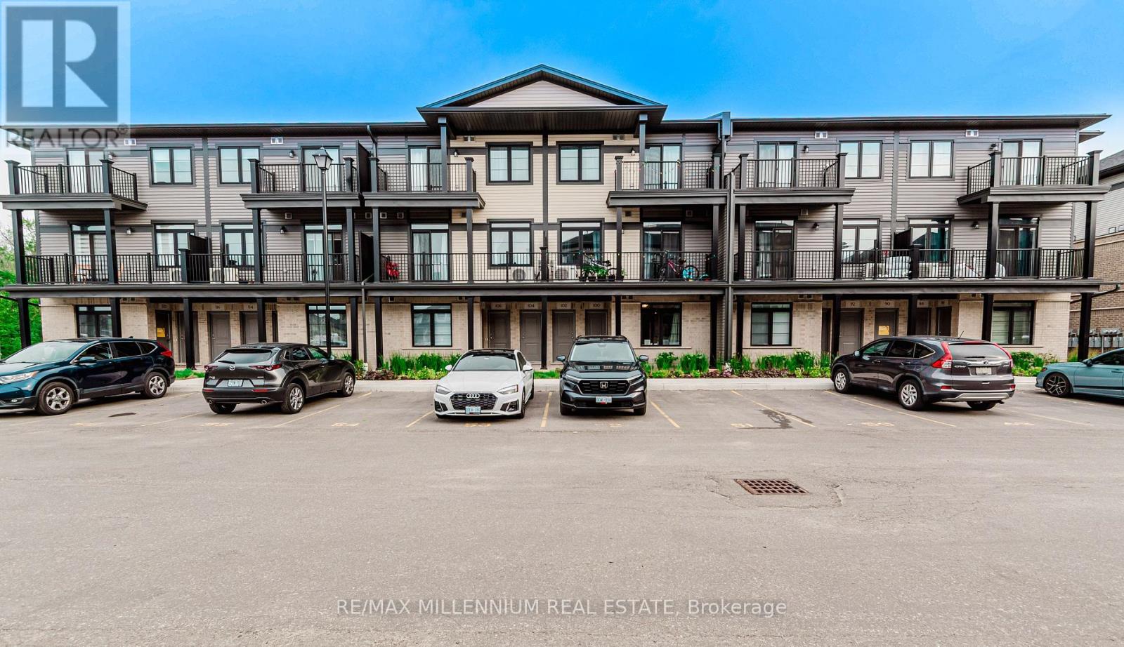 For sale: 98 LOMOND LANE N, Kitchener, Ontario N2R0T6 - X12295966 ...