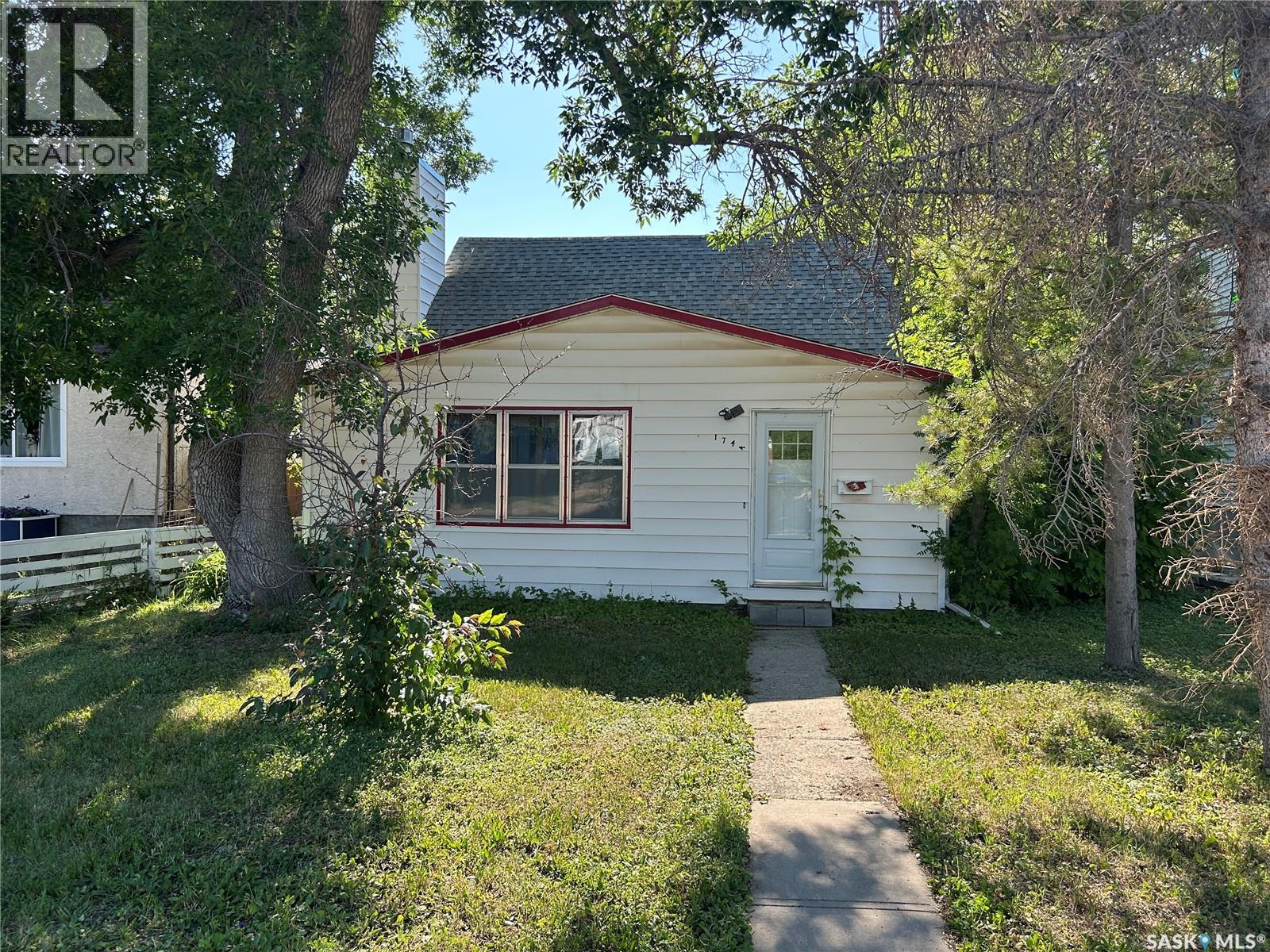 For sale: 1744 Royal STREET, Regina, Saskatchewan S4T5A7 - SK013289 | REALTOR.ca