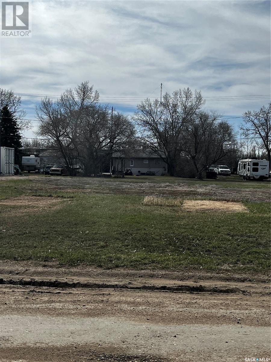 For sale: 203 4th AVENUE E, Coleville, Saskatchewan S0L1S1 - SK013372 ...