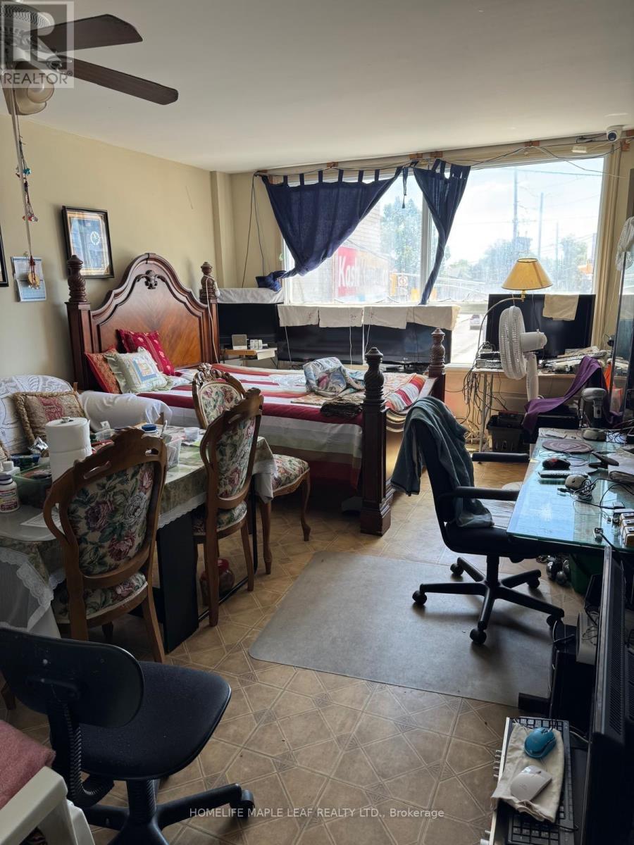 For sale: 1676 EGLINTON AVENUE W, Toronto (Briar Hill-Belgravia), Ontario M6E2H5 - W12295935 ...