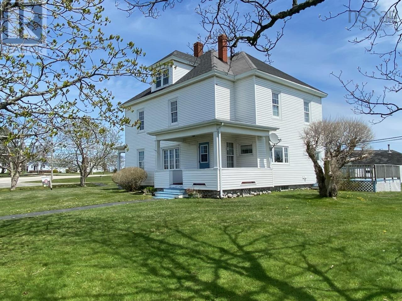 8 Martell Lane, West Pubnico, Nova Scotia B0W3S0 | REALTOR.ca