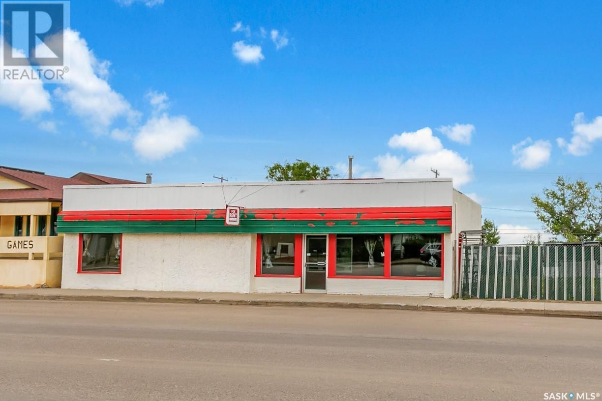 For sale: 428 Pacific AVENUE, Kerrobert, Saskatchewan S0L1R0 - SK013326 ...