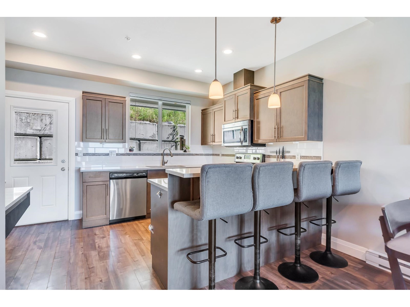 For sale: 3 6026 LINDEMAN STREET, Promontory, Chilliwack, British ...