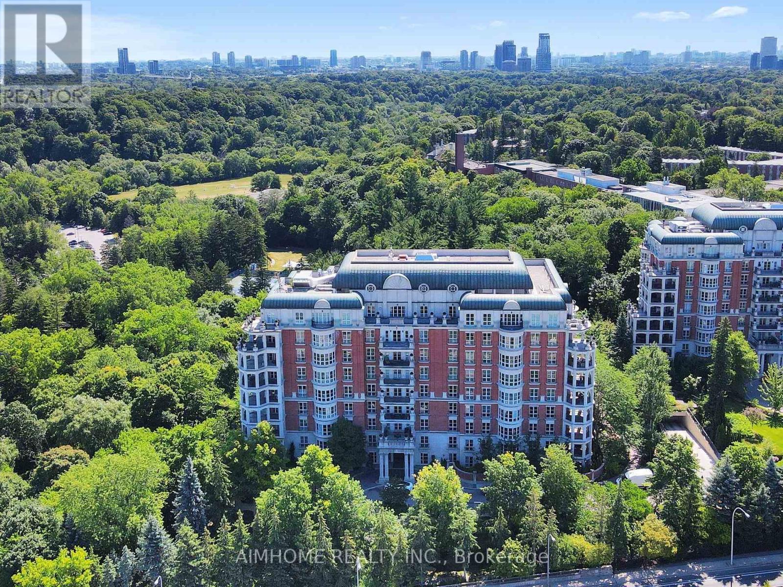 For sale: 2C - 2 CHEDINGTON PLACE, Toronto (Bridle Path-Sunnybrook-York ...